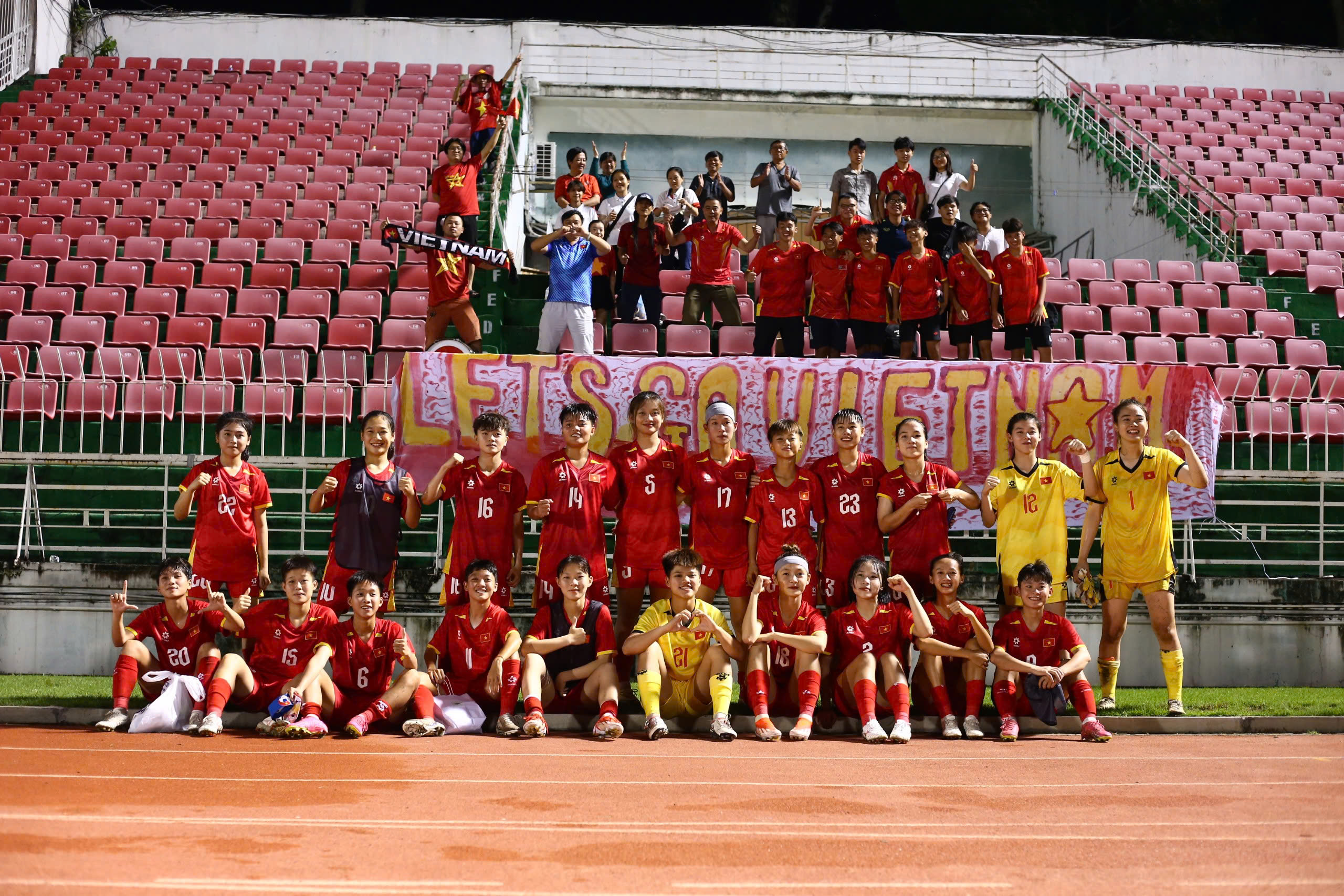 Chân sút trẻ CLB nữ TP HCM giúp U19 nữ Việt Nam ra quân thắng lợi