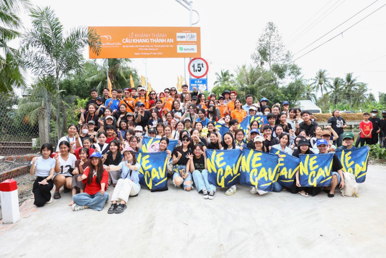 Cộng đồng Fan của Rapper Negav xây cầu Khang Thành An tặng người dân