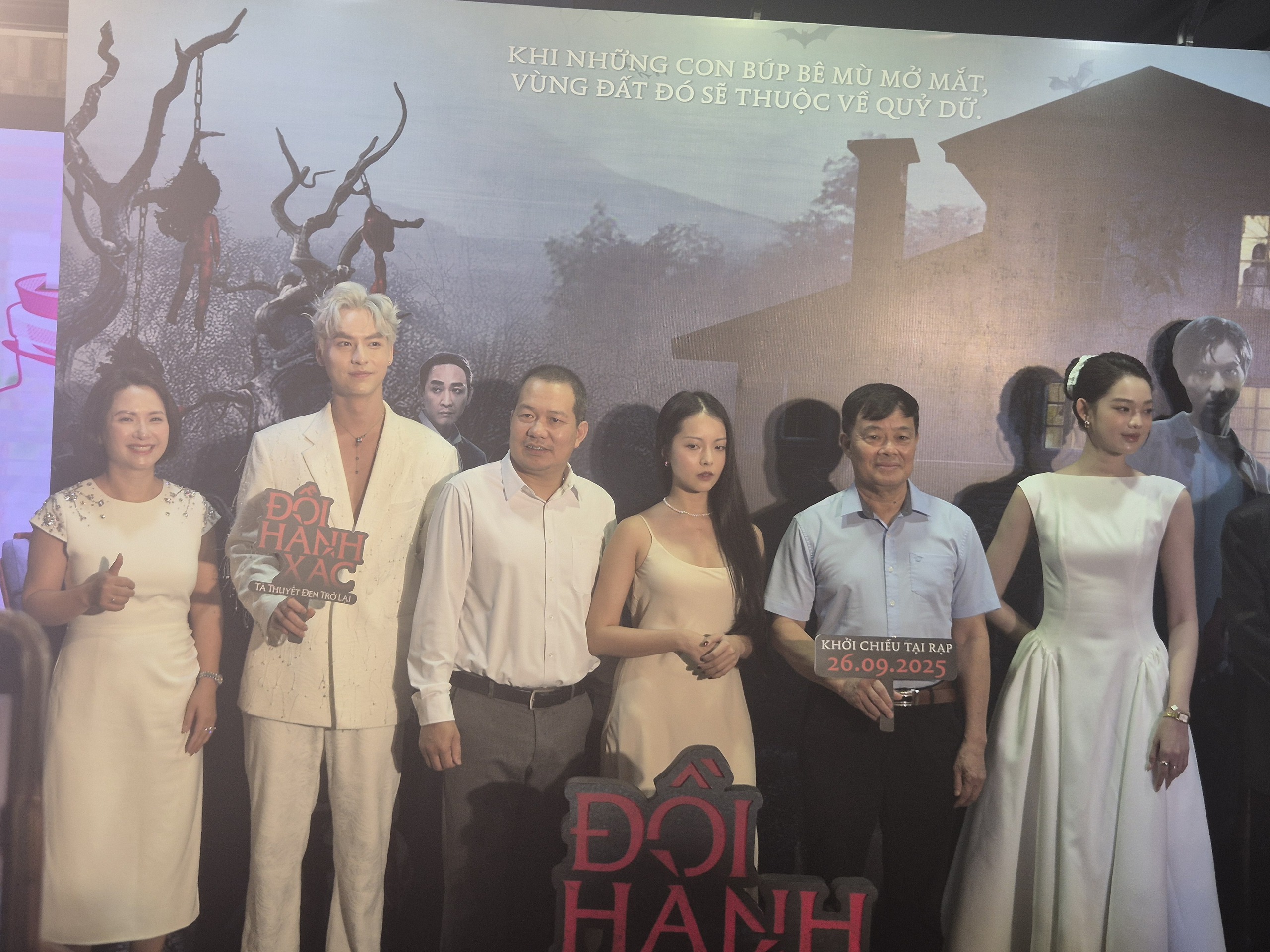 "Ma nữ" Yu Dương tiết lộ những lần đầu tiên