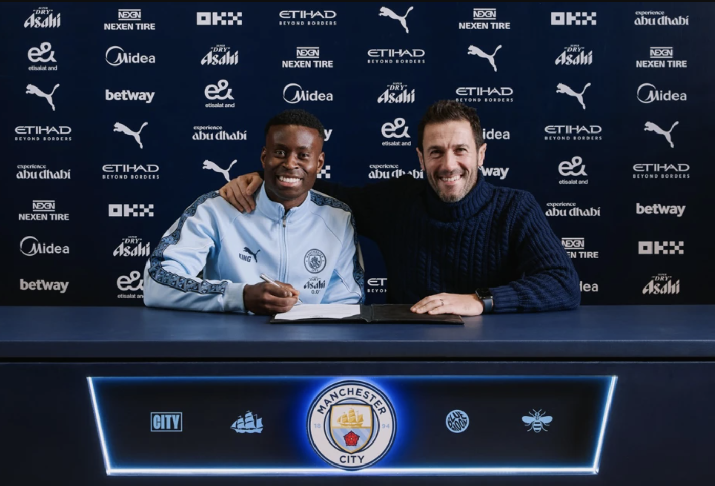 Man City công bố tân binh Marc Guehi, tiếp tục đua vô địch