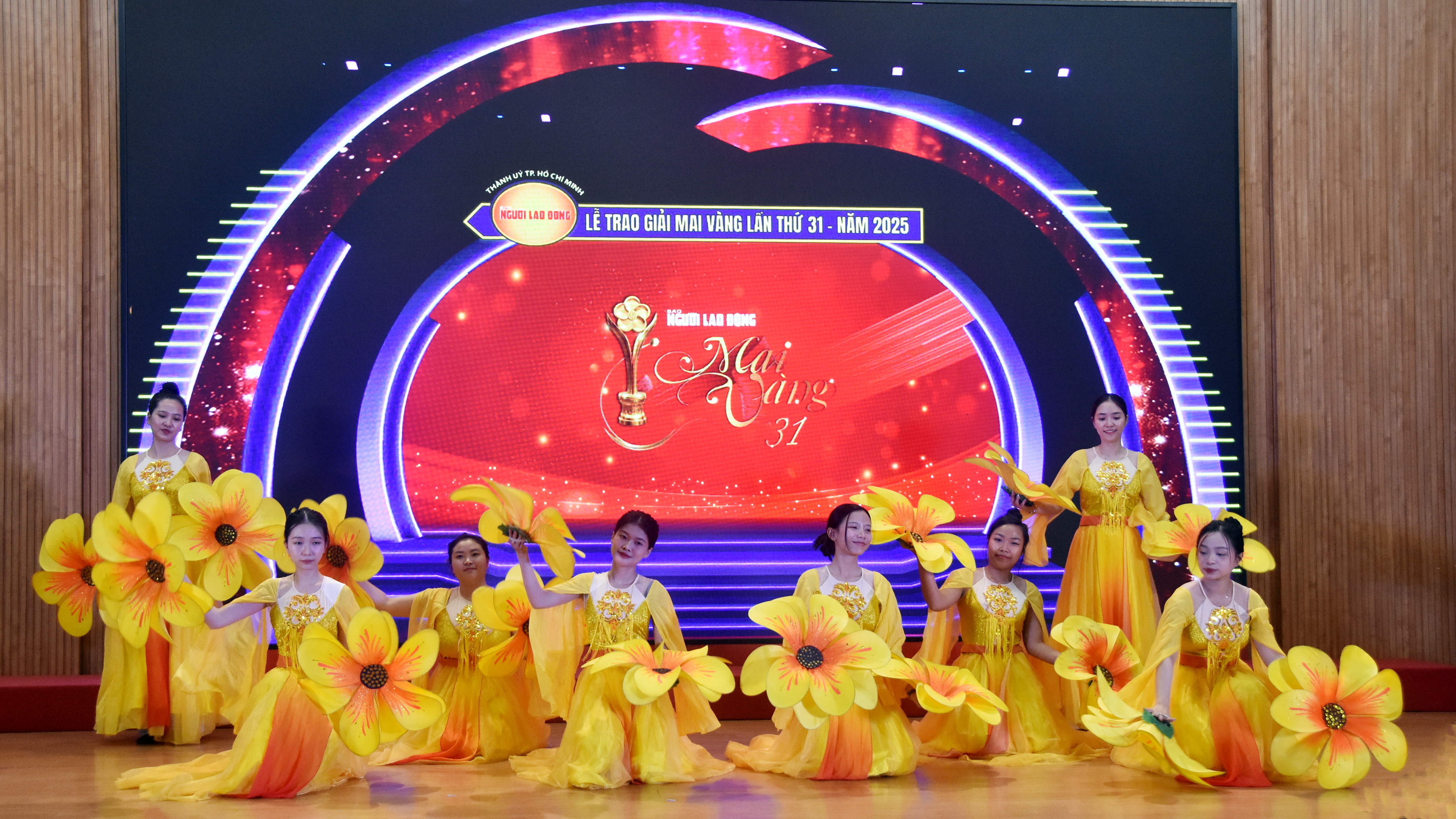 Candidates anxiously await the 31st Mai Vàng Awards Ceremony - 2025.