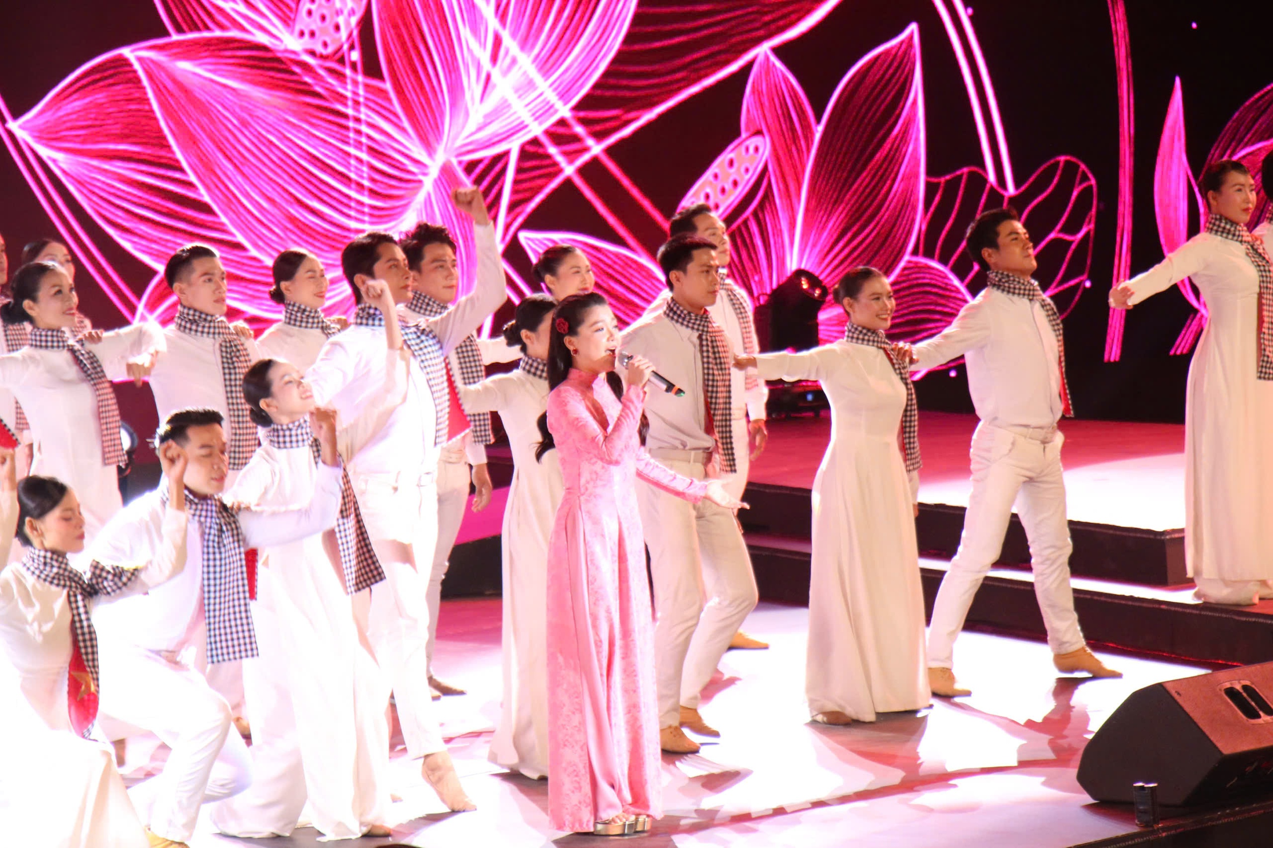 The televised program "Building a Nation with Two Hands" was filled ...