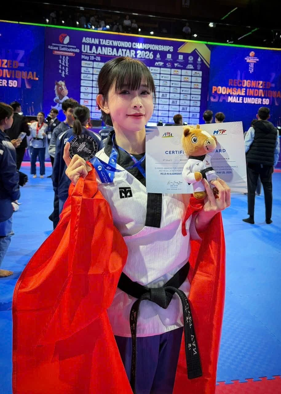 Chau Tuyet Van and her teammates won gold at the Asian Championships.