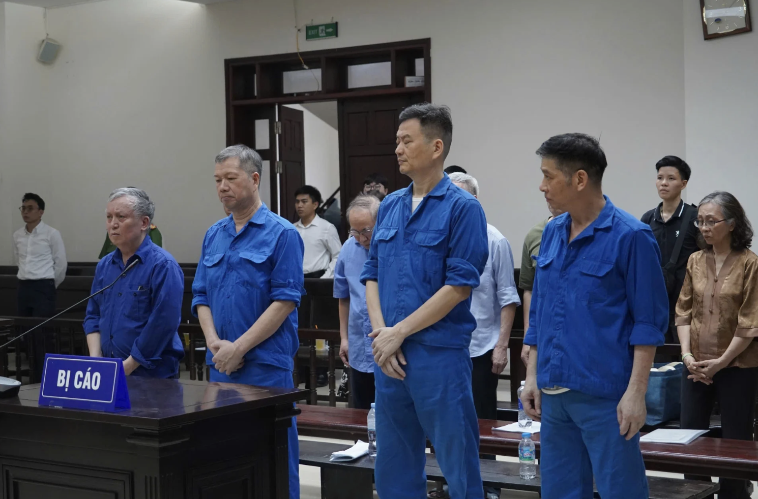 Cựu Tổng giám đốc Vicem được giảm án 2 năm tù