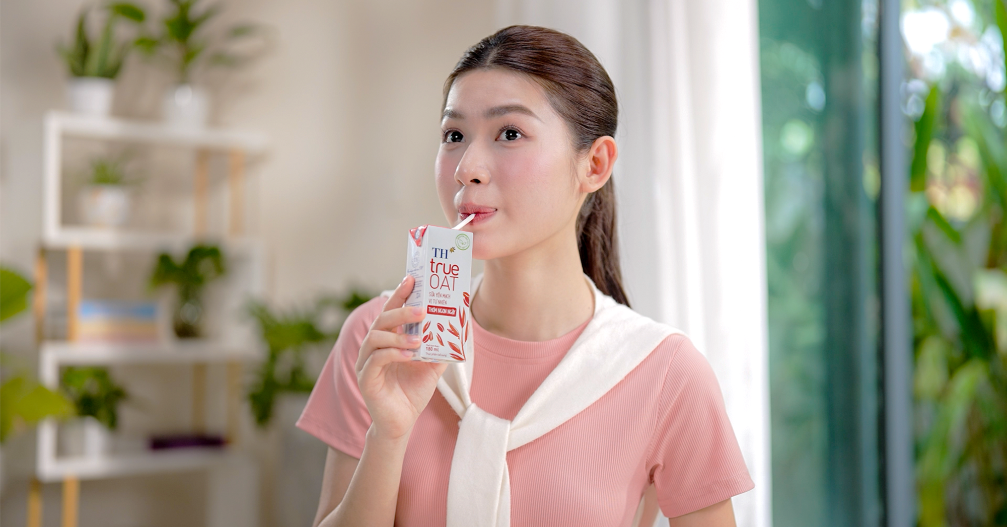 Tập đoàn TH ra mắt Sữa Yến Mạch Vị Tự Nhiên TH true OAT Creamy Thơm ...