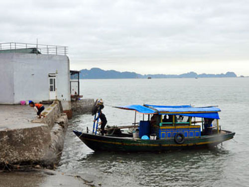 Phát hiện một xác chết trên vịnh Hạ Long