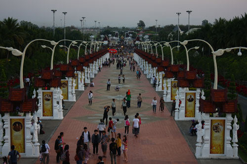 Sắc hoa rực rỡ ở Ratchaphruek