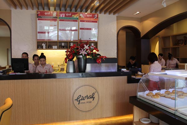 Khai trương Givral Café Võ Văn Tần