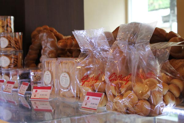 Khai trương Givral Café Võ Văn Tần