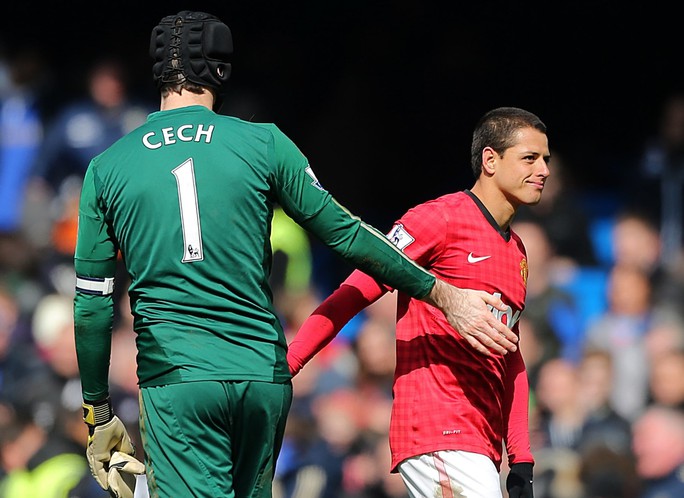 HLV Mourinho muốn đau tim sau cú lừa bóng của Cech - Báo Người lao động