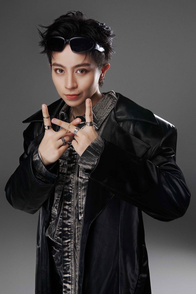 Gil Lê trở lại với The Heroes khẳng định "chiến" hết mình - Báo Người ...