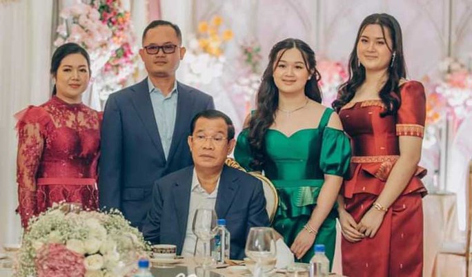 Thủ tướng Hun Sen cảnh báo cháu trai phải từ bỏ nhân tình - Báo Người lao động