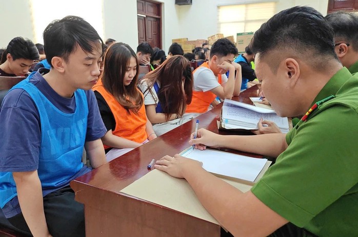 Khi giấc mơ trở thành món hàng