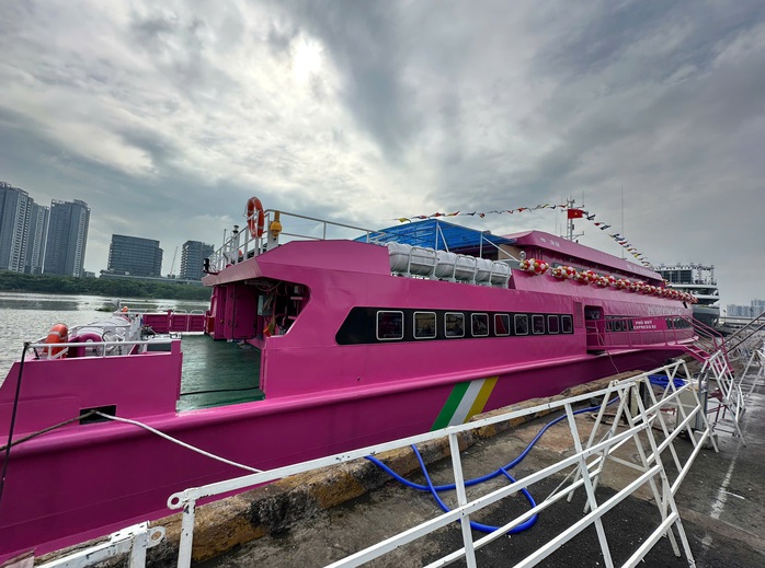 HCM City - Con Dao high-speed passenger boat service resumes after 9 months