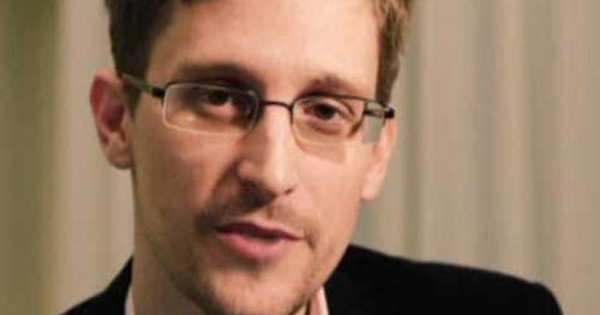 Hai báo lớn kêu gọi khoan hồng cho Snowden