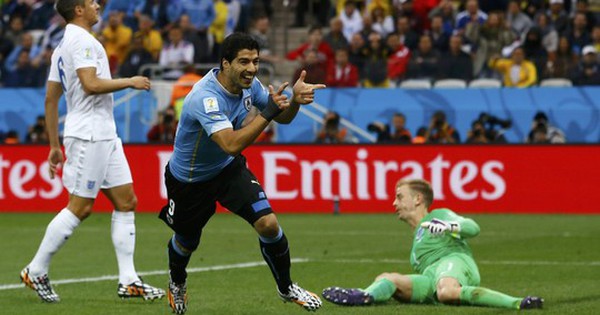 Suarez chính thức sang Barcelona với giá 75 triệu bảng