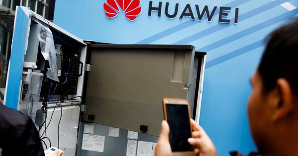 Ông Trump mở lời về khả năng "tha" Huawei