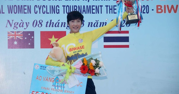 Phetdarin Somrat đoạt áo vàng chung cuộc Biwase 2020