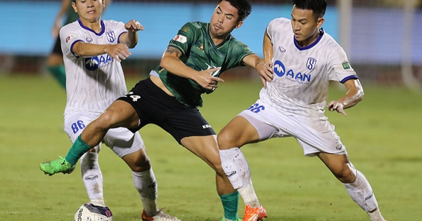 Lee Nguyễn tỏa sáng, CLB TP HCM thắng ngược chủ nhà Thanh Hóa