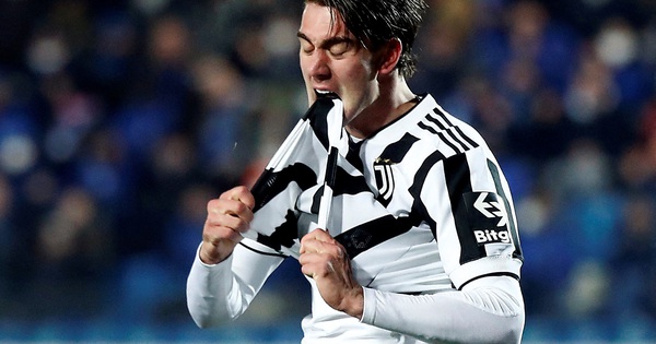 Ghi bàn ở giây 32, Dusan Vlahovic viết lại lịch sử Champions League