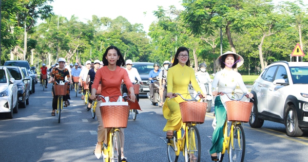 Khai trương hệ thống xe đạp miễn phí ở Huế