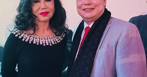 Nhà thơ Tuấn Sông Thu kết nối bà con Duy Xuyên bằng âm nhạc