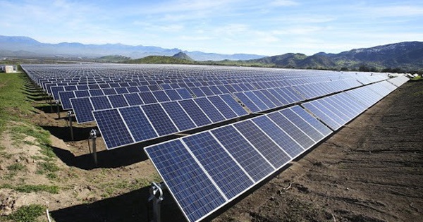 Đề xuất hạ giá mua điện hàng chục dự án điện mặt trời, điện gió