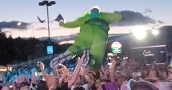 Ca sĩ Sam Smith bị đổ oan, người hâm mộ tức giận