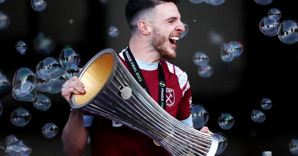 Declan Rice sắp rời West Ham sau ngôi vô địch Conference League