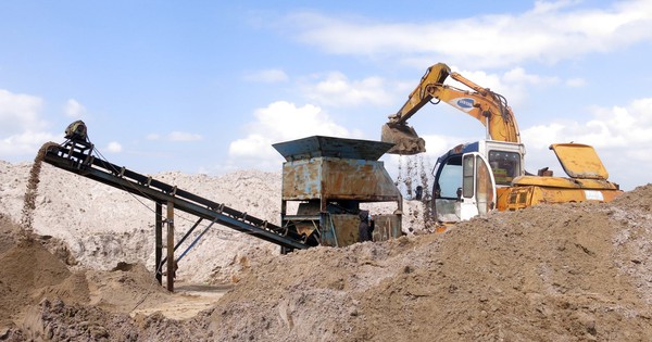Đấu giá mỏ cát 370 tỉ đồng: Đề nghị công an vào cuộc