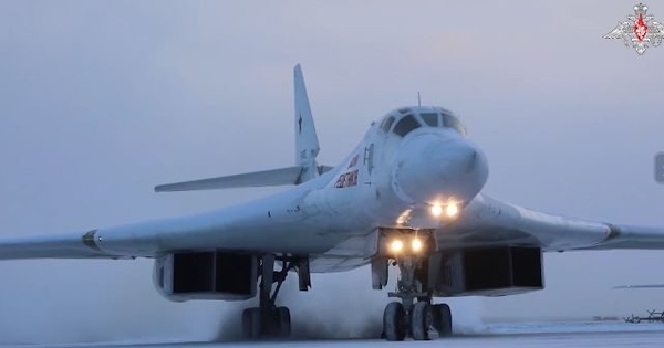 Nga có động thái hiếm thấy với máy bay ném bom hàng hiếm "Thiên nga trắng"