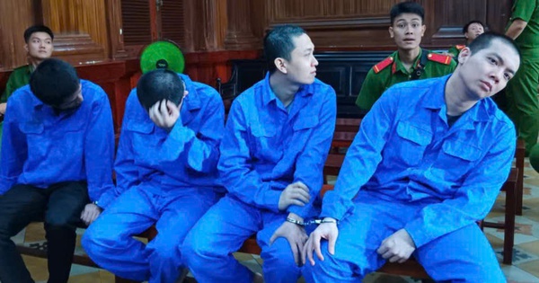 "Bảo kê" vỉa hè, 5 thành viên tổ trật tự đô thị hầu tòa