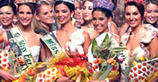 Hoa hậu Trái Đất 2003 thuộc về Dania Prince (Honduras)