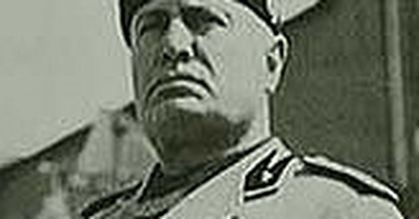 Sắp khai quật xác Mussolini