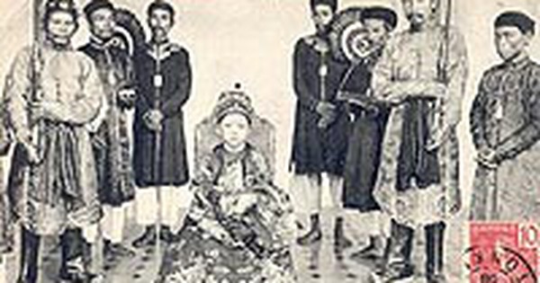 Đoàn phim ký sự đi tìm dấu tích ba vua xuất ngoại