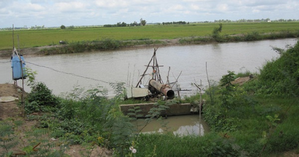 Long An: Cán bộ bán đất công